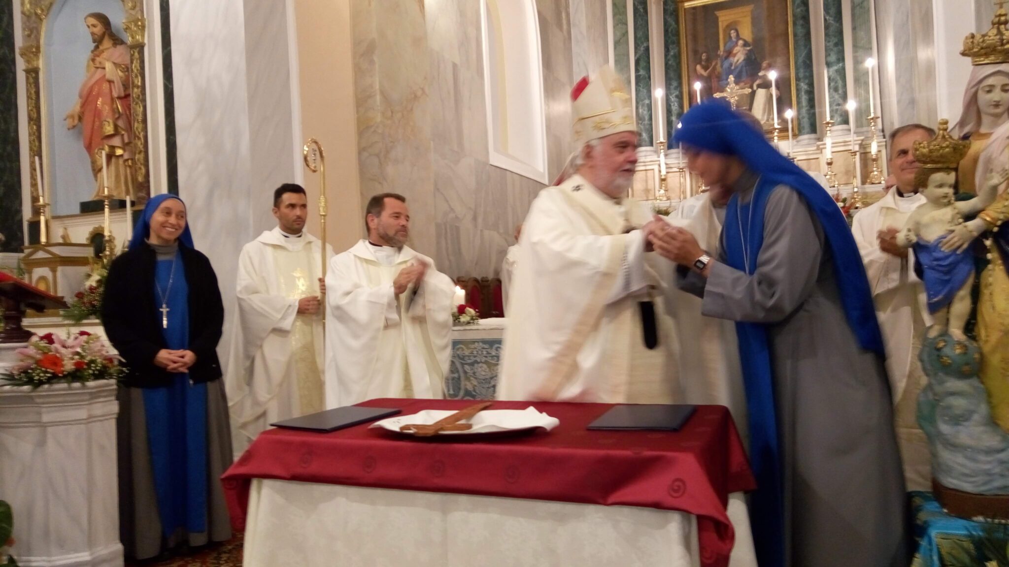 ΠΑΝΗΓΥΡΙΣΕ Ο ΚΑΘΕΔΡΙΚΟΣ ΝΑΟΣ ΠΑΝΑΓΙΑΣ ΤΟΥ ΡΟΔΑΡΙΟΥ ΣΤΗΝ ΞΙΝΑΡΑ ΤΗΝΟΥ ...