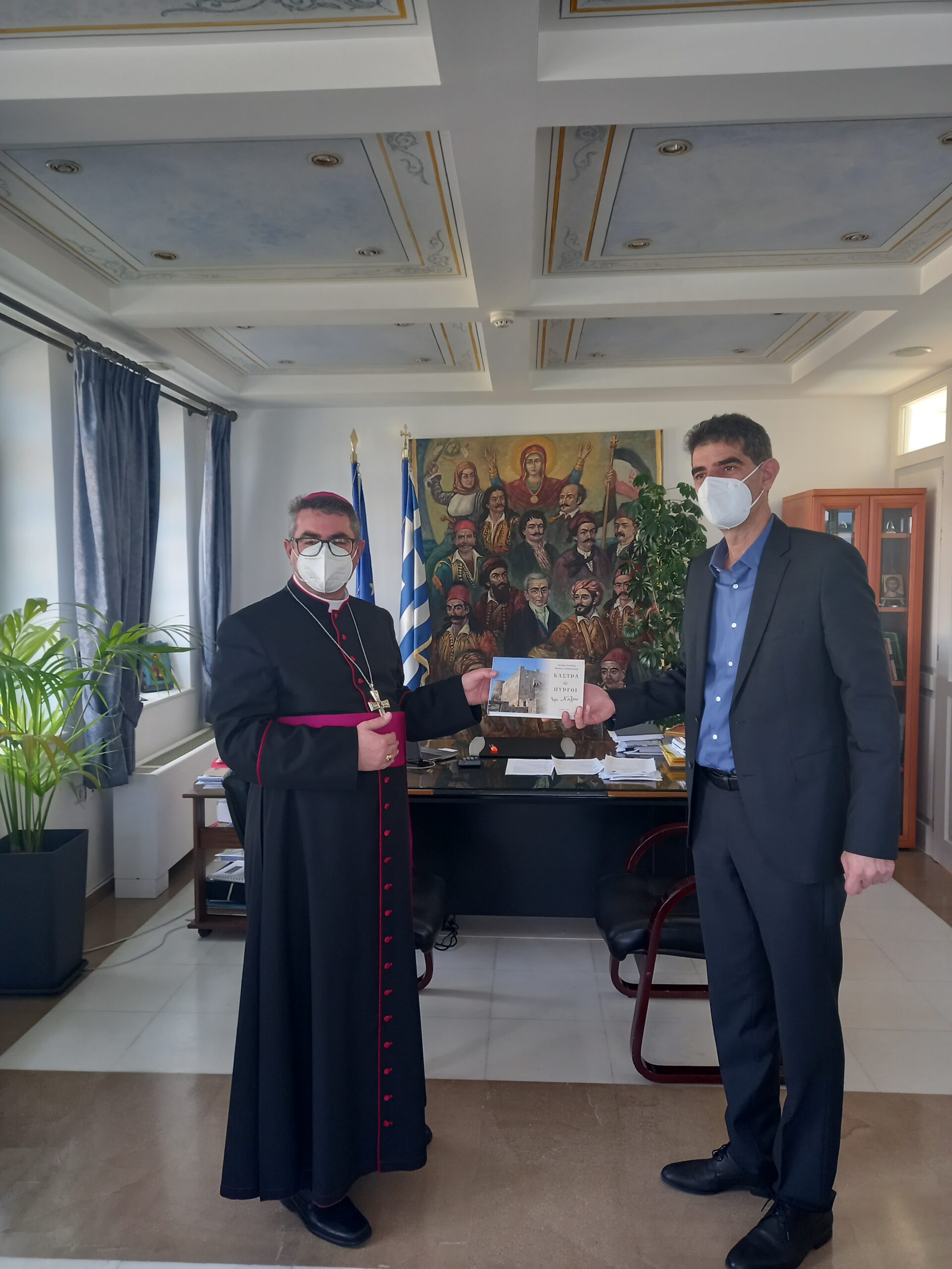 Επίσκεψη Αρχιεπισκόπου στο Δήμαρχο Νάξου - Καθολική Αρχιεπισκοπή Νάξου ...