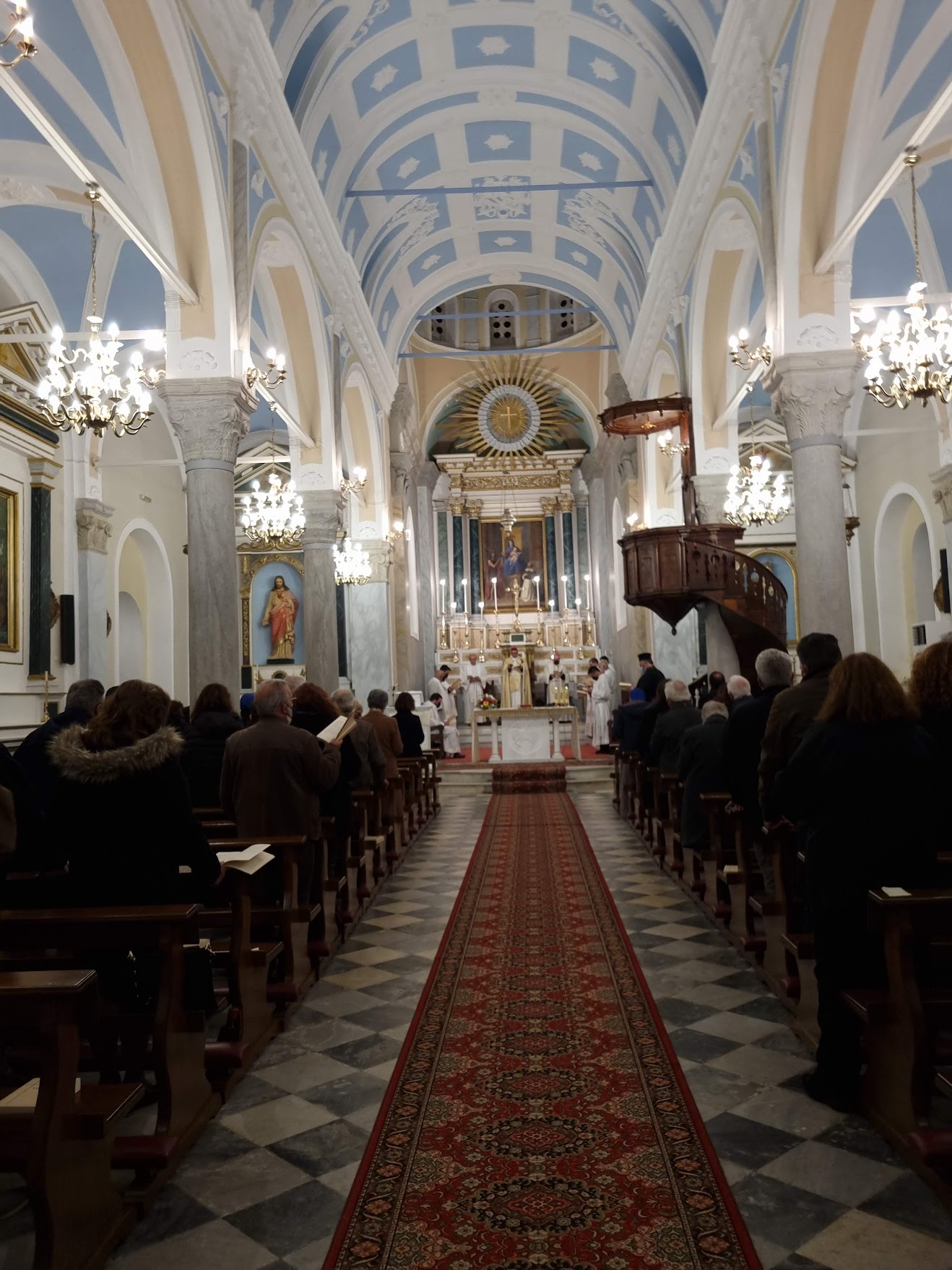 Η Θεία Λειτουργία του Μυστικού Δείπνου στον Καθεδρικό Ναό - Καθολική ...