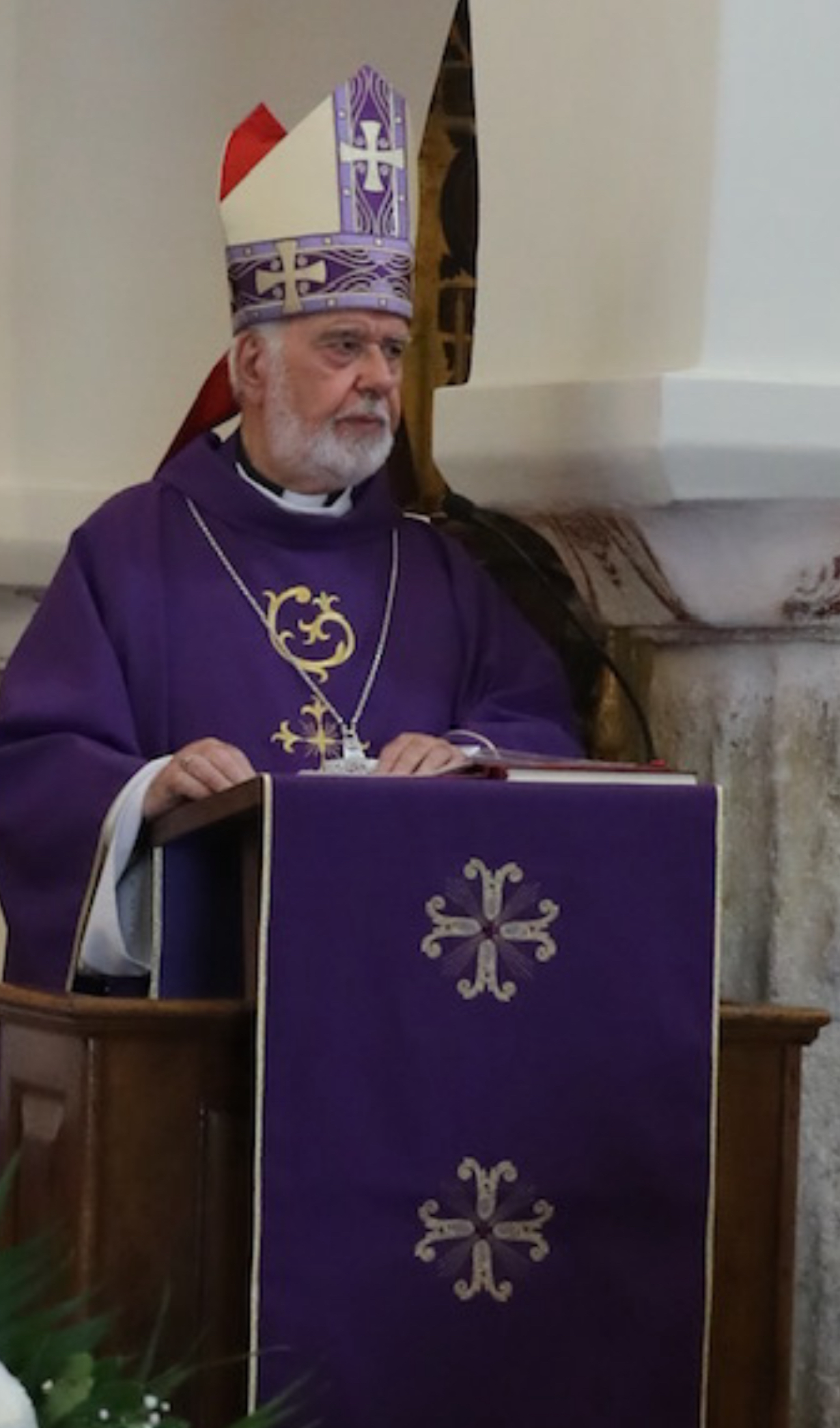 Επικήδειος λόγος για τον π. Μανώλη Ρεμούνδο - Καθολική Αρχιεπισκοπή ...