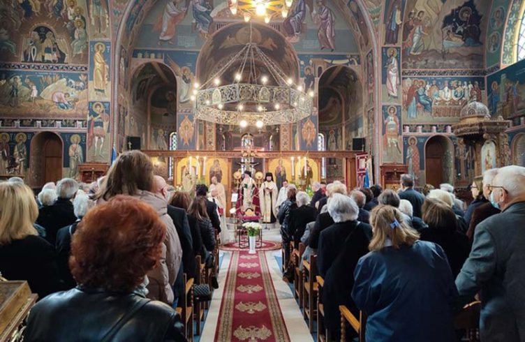 Εξόδιος Ακολουθία π. Αθανάσιου Αρμάου - Καθολική Αρχιεπισκοπή Νάξου ...